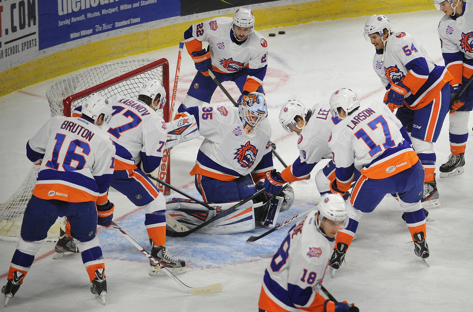 Down from Islanders, Donovan sparks Sound Tigers
