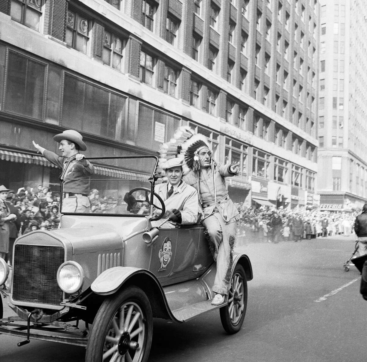 Woodlands students create robot to cut ribbon at Macy's parade