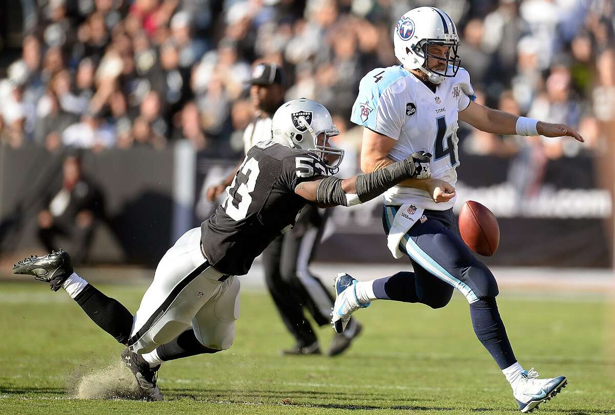 Titans' TD with 10 seconds left beats Raiders