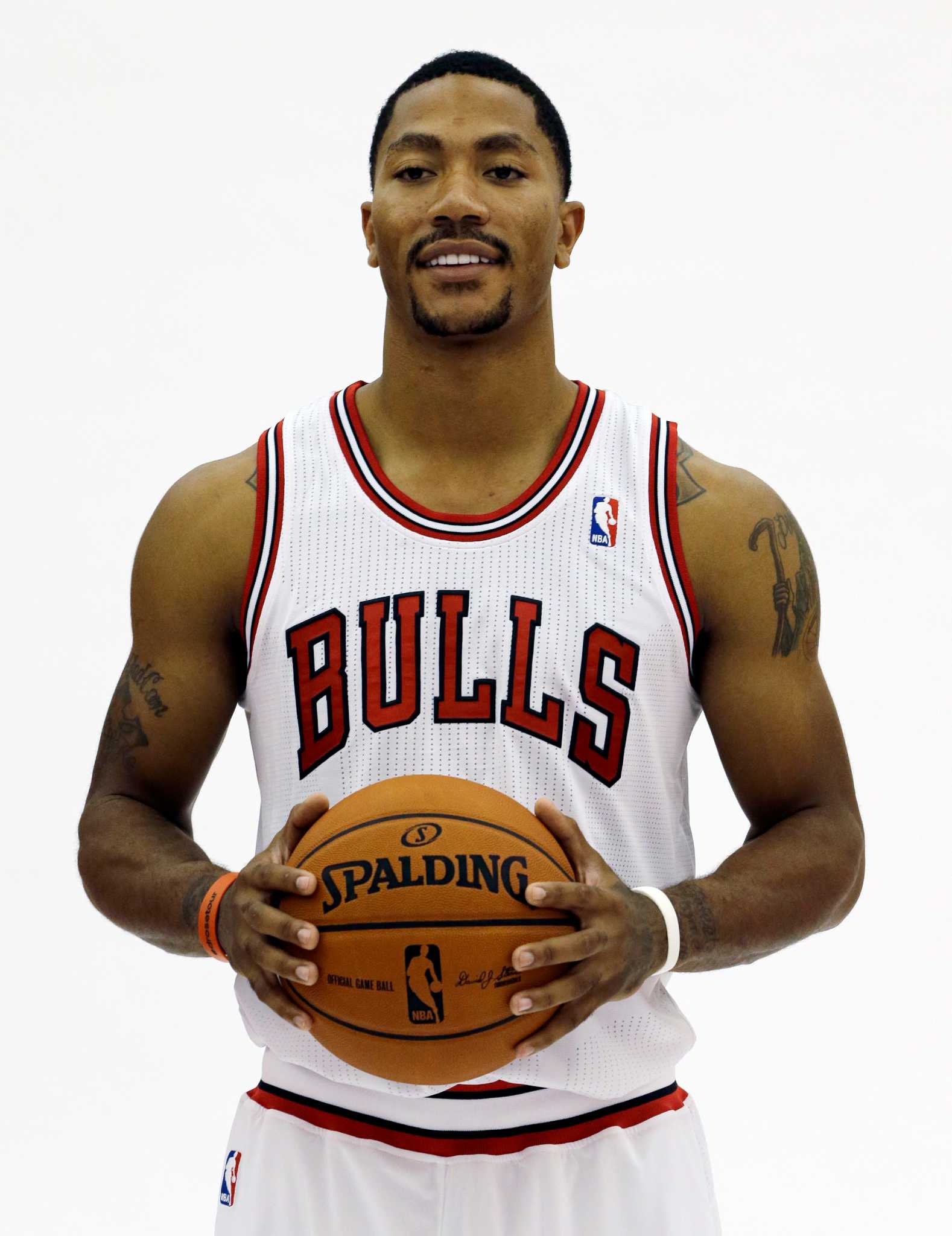 NBA: Clippers roll to record rout of Rose-less Bulls