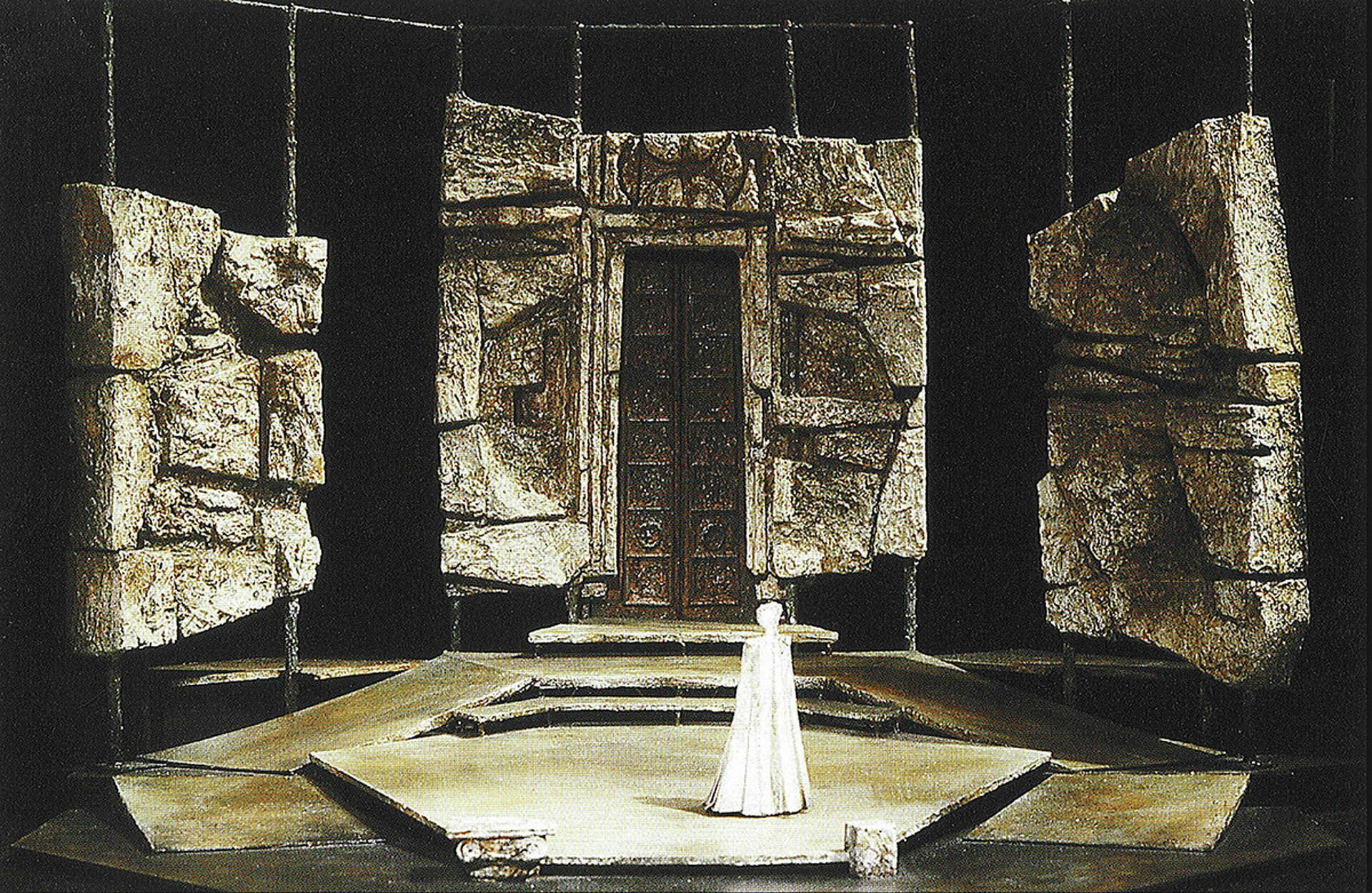 Exhibit charts legendary stage designer's career