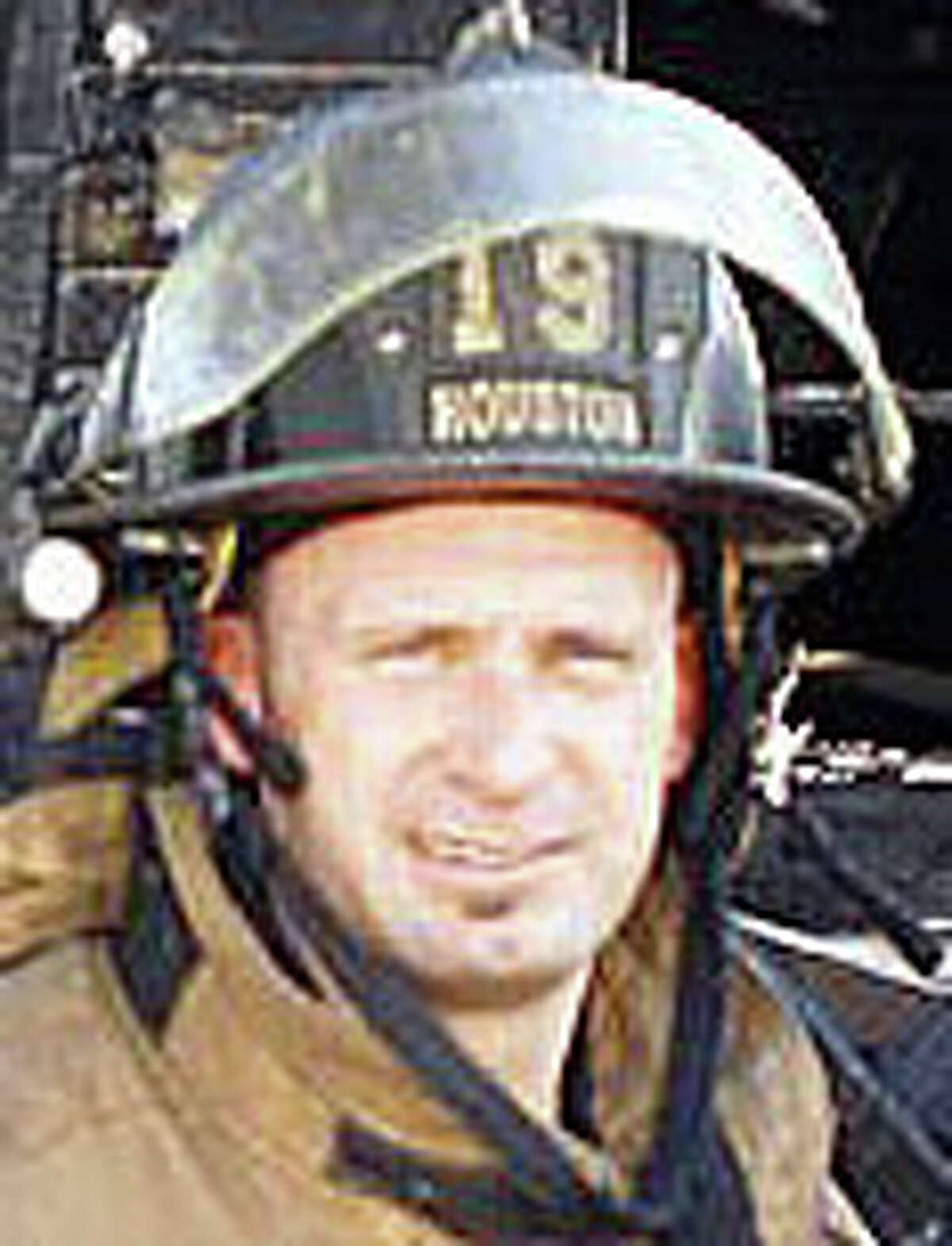 Firefighter receives hero's welcome from hospital