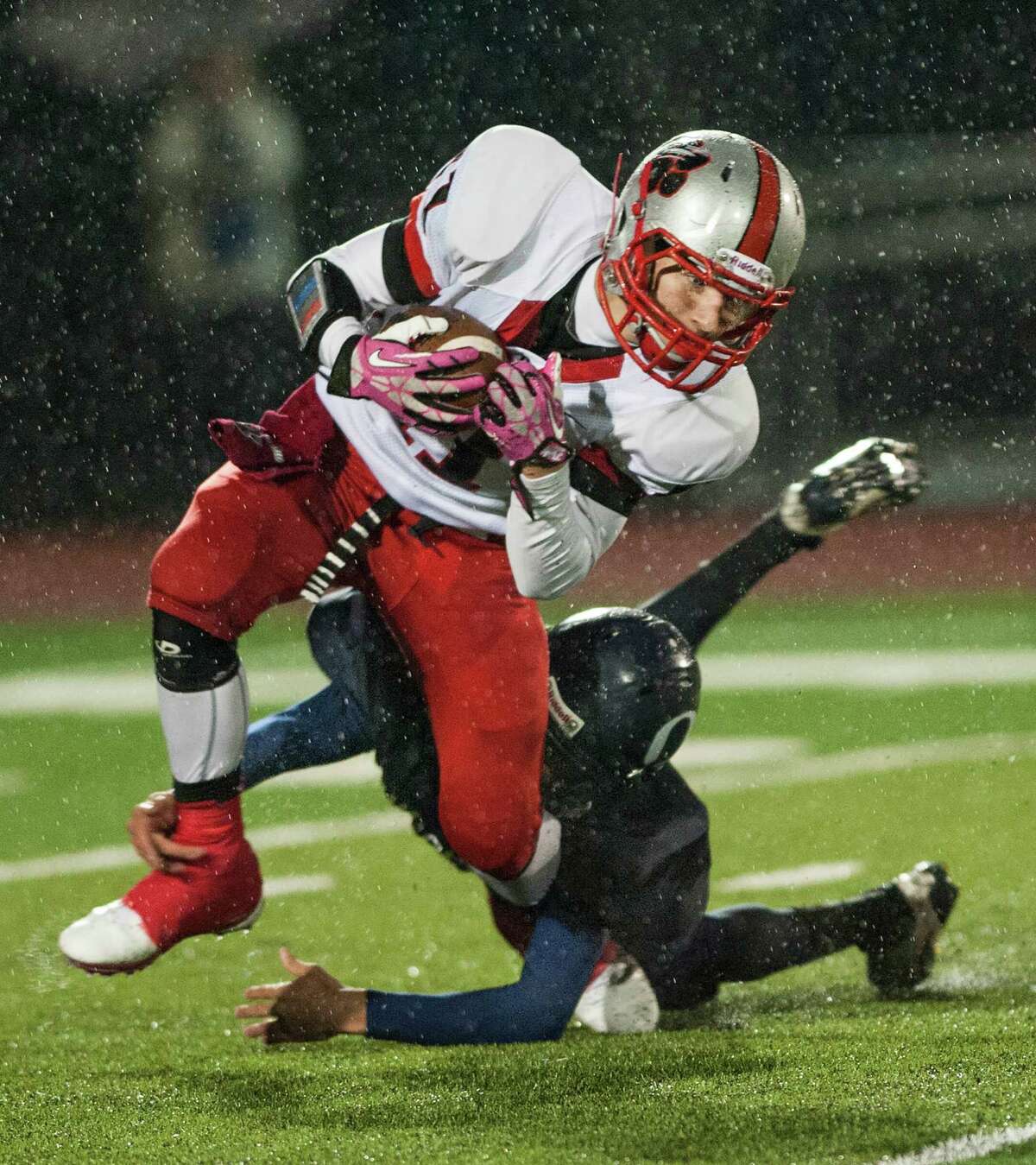 Oxford tops Pomperaug