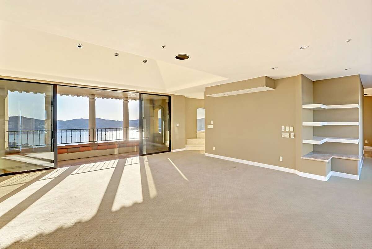 Tiburon estate delivers views with roof deck