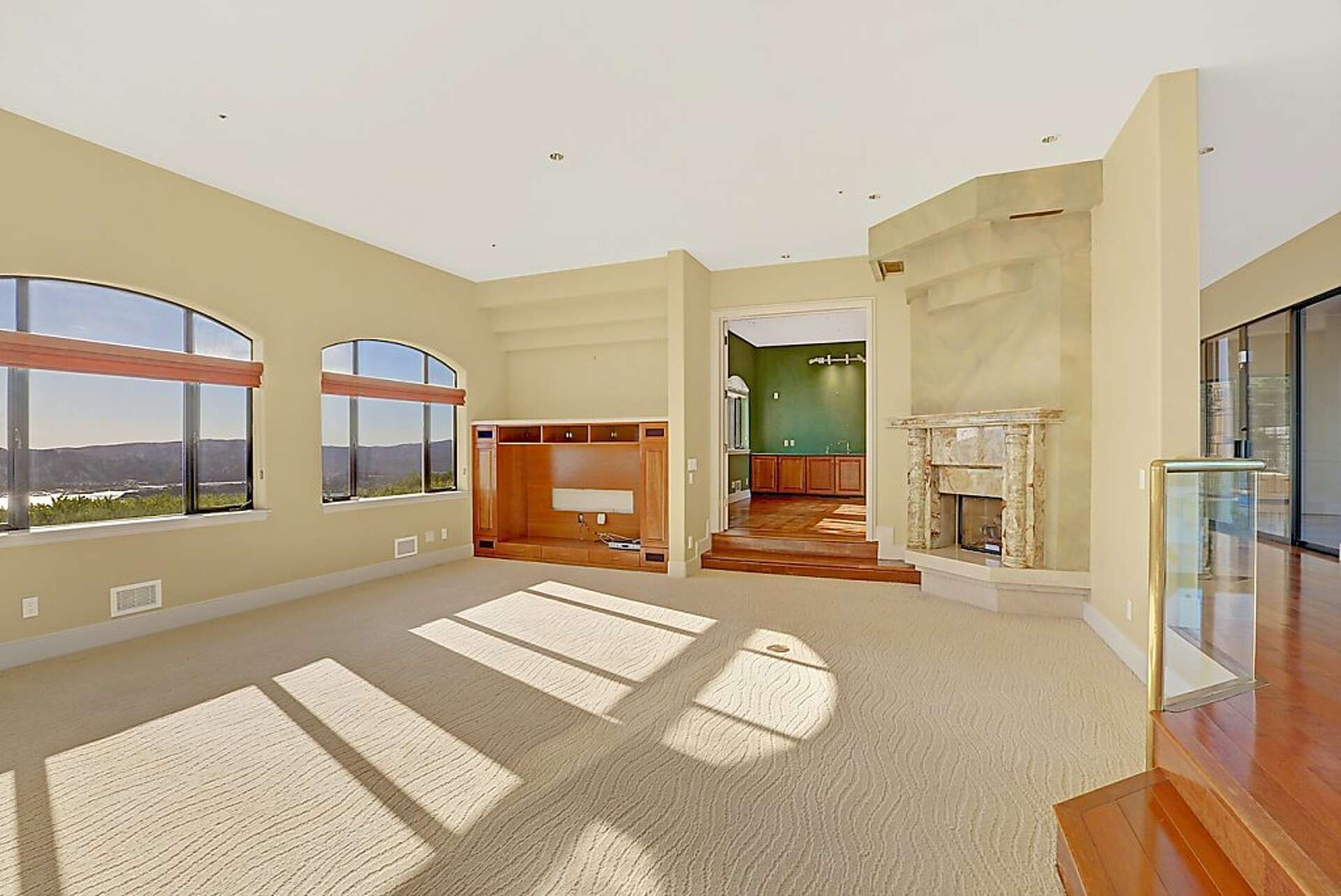 Tiburon estate delivers views with roof deck