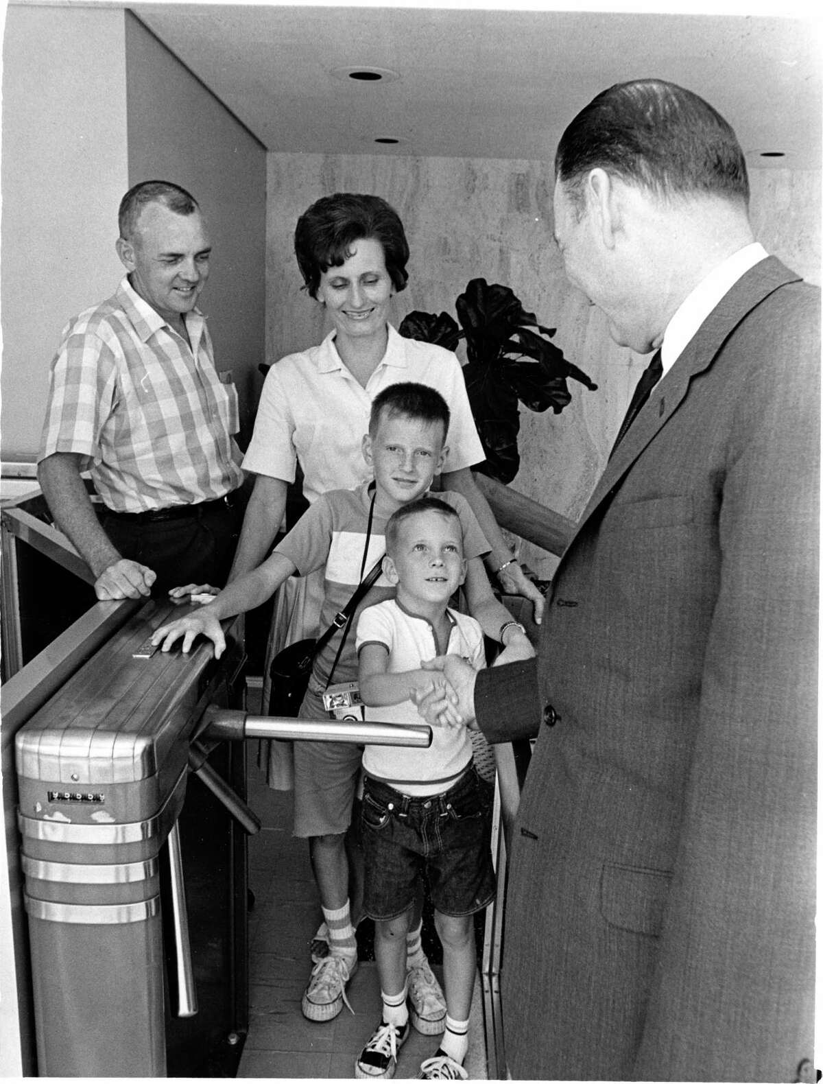 Dear city council: Save the Humble Oil Building!