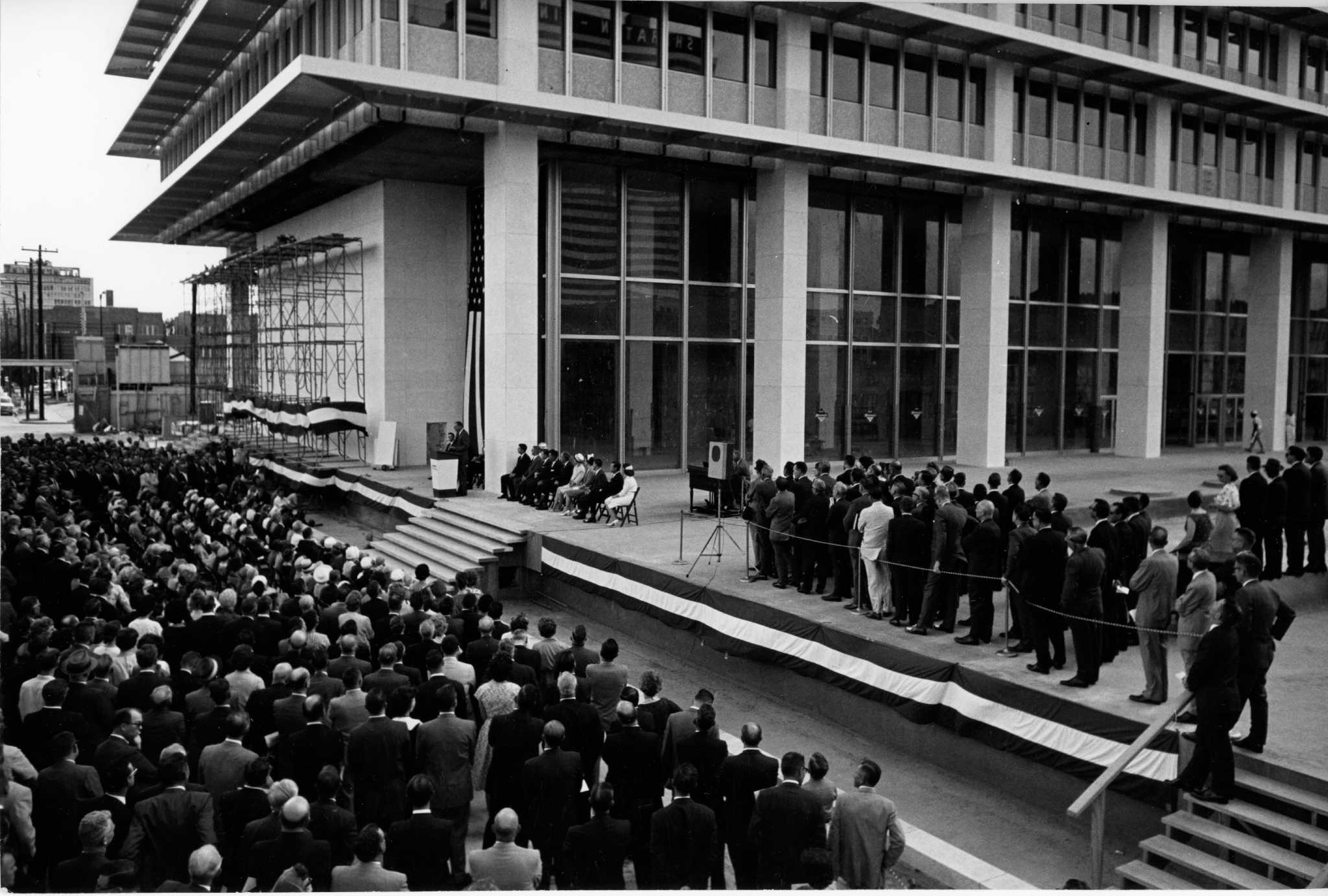 Dear city council: Save the Humble Oil Building!