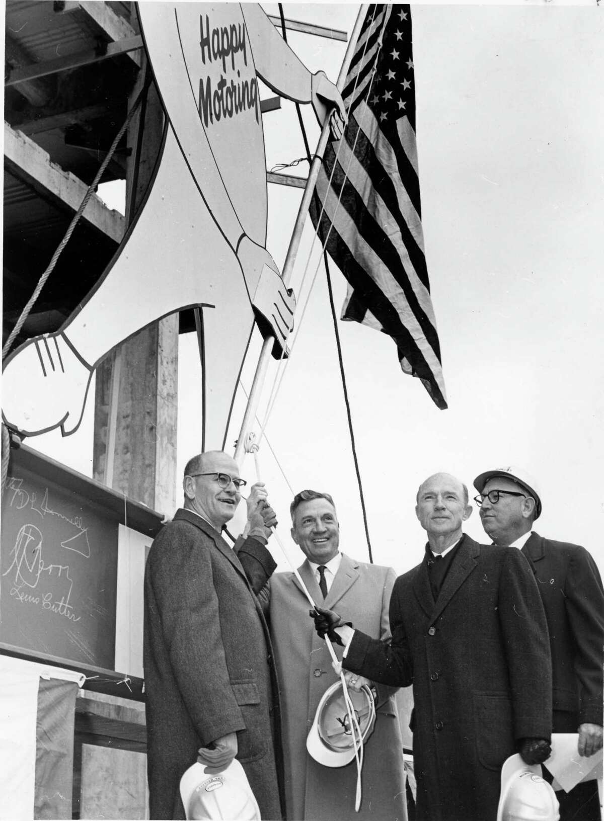 Dear city council: Save the Humble Oil Building!