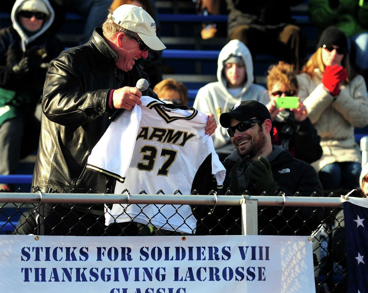 Hundreds of lacrosse players rally in support of wounded warriors