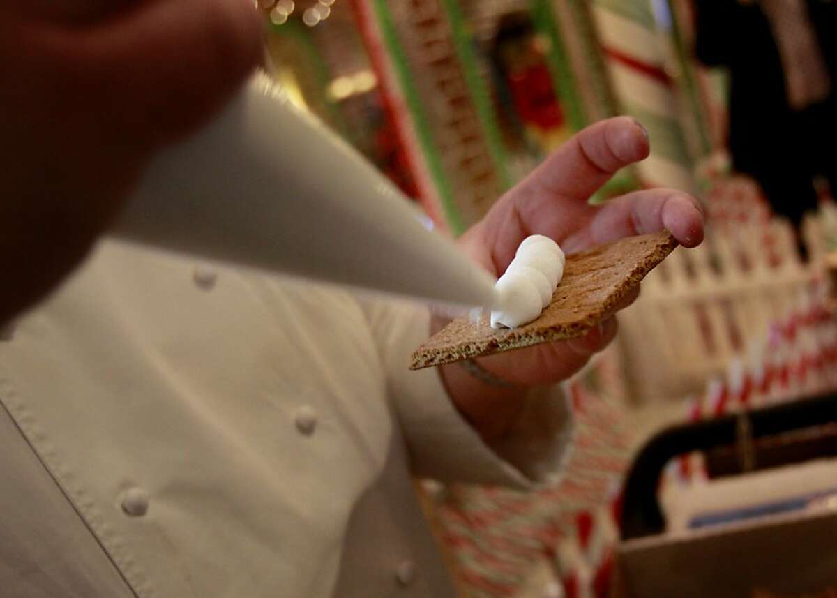 The great San Francisco gingerbread war commences