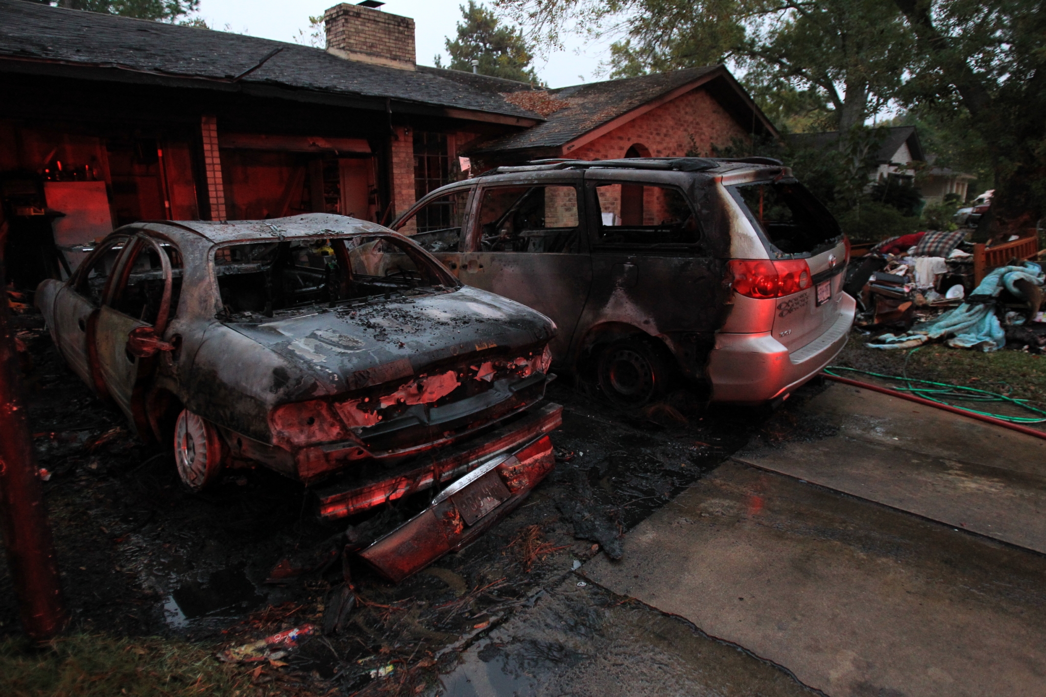 Parked car sparks house fire in SE Houston