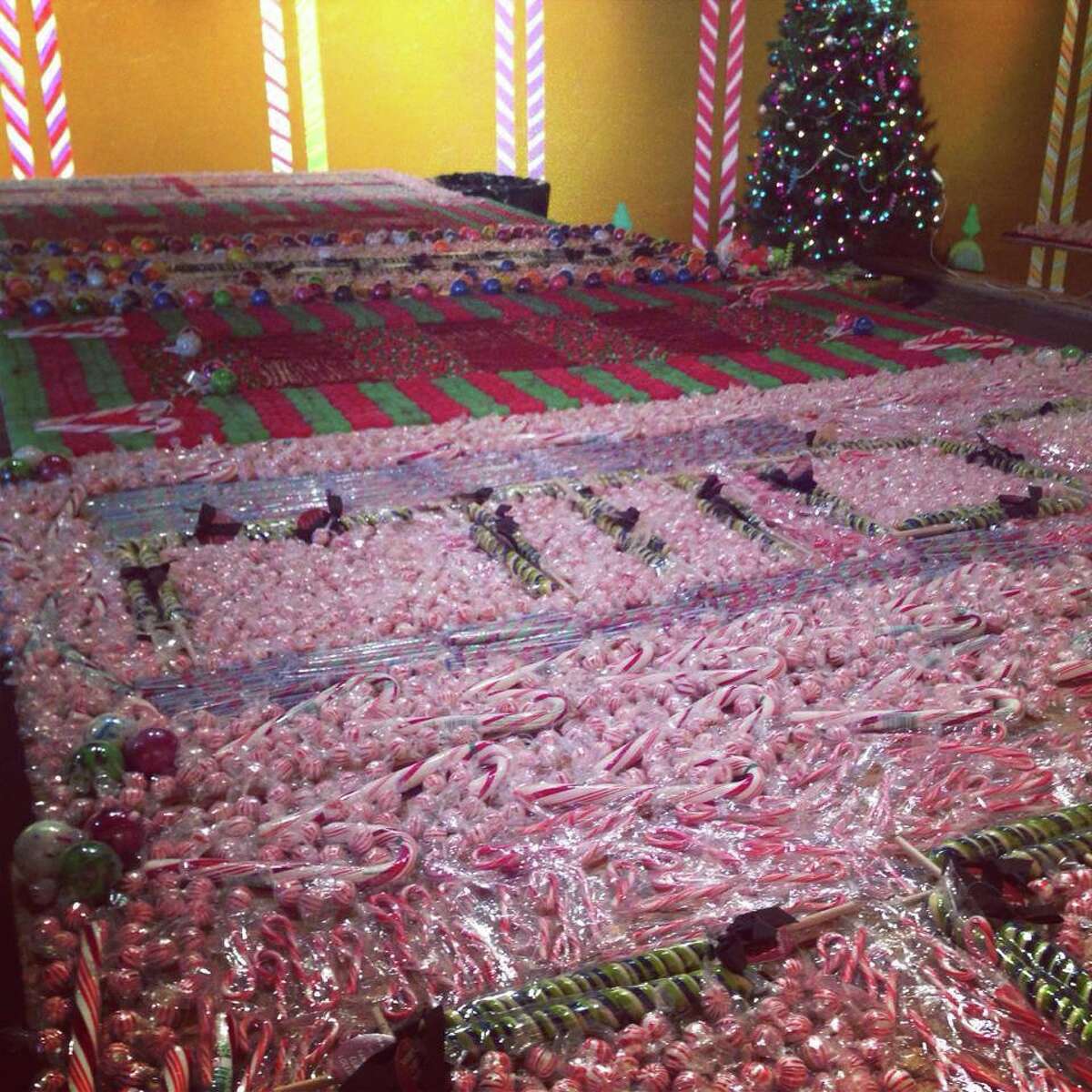 Guinness certifies world's largest gingerbread house built in Bryan