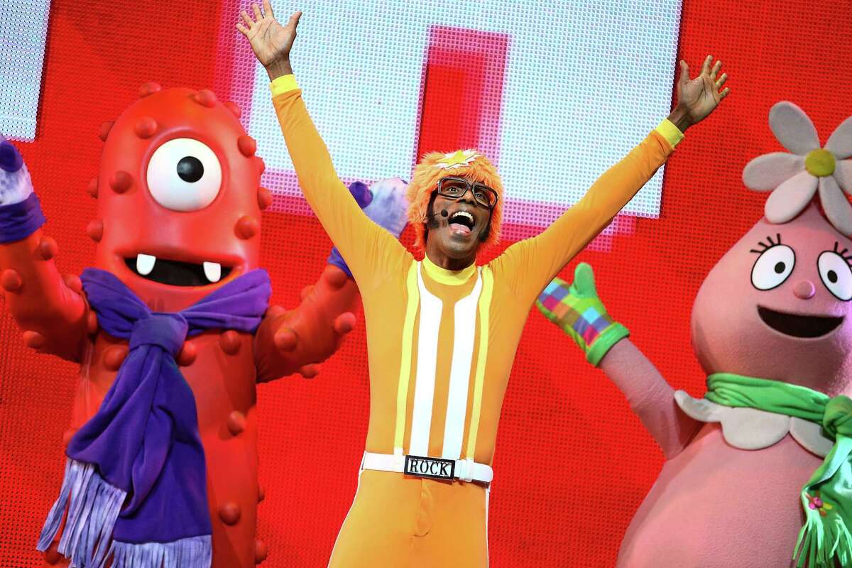 Amoeba Music exposes famous artists' tastes with 'What's In My Bag?'