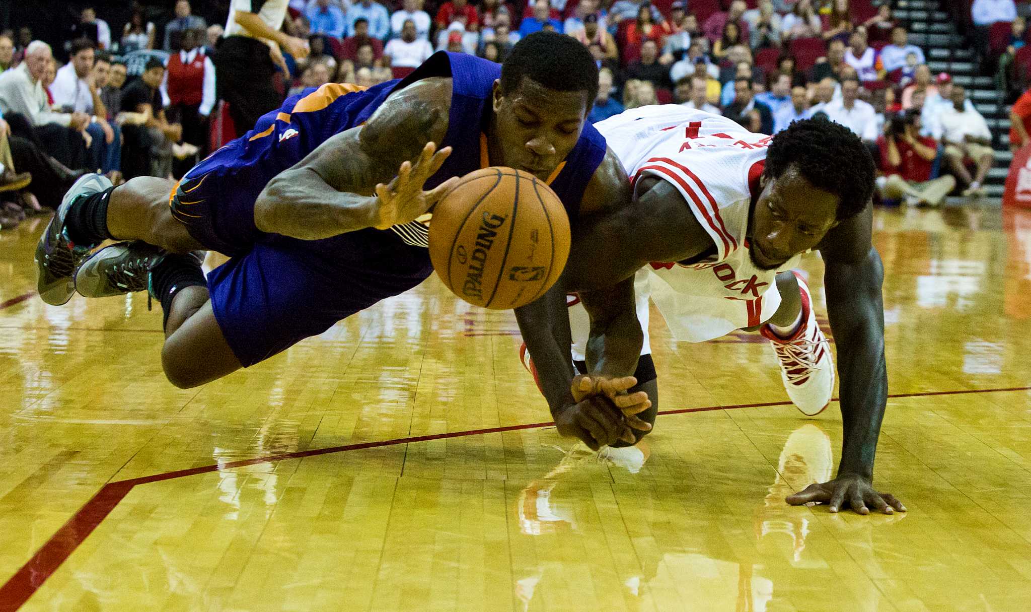 Former UT star Tucker a defensive presence for Suns