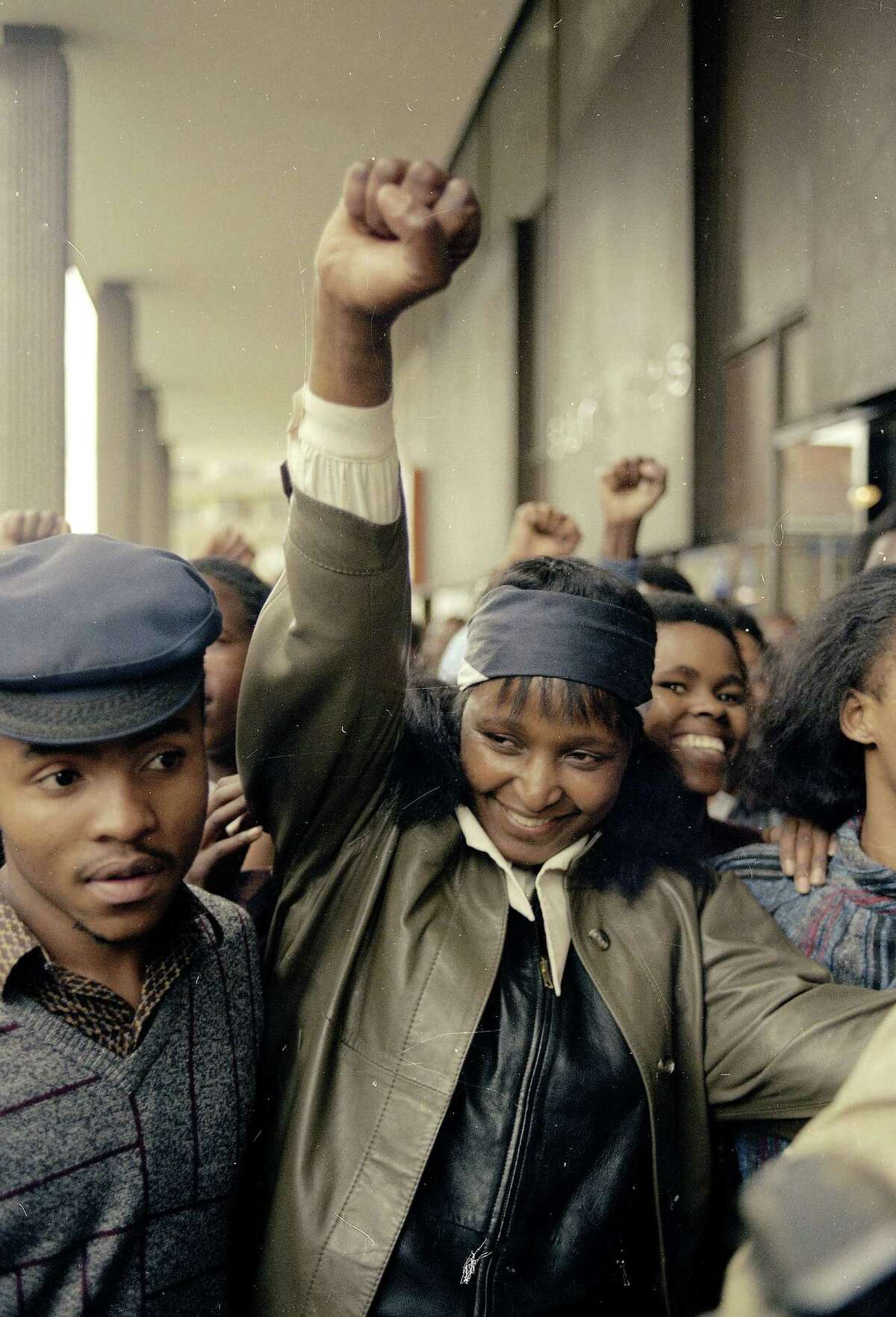 Houstonians honor Nelson Mandela