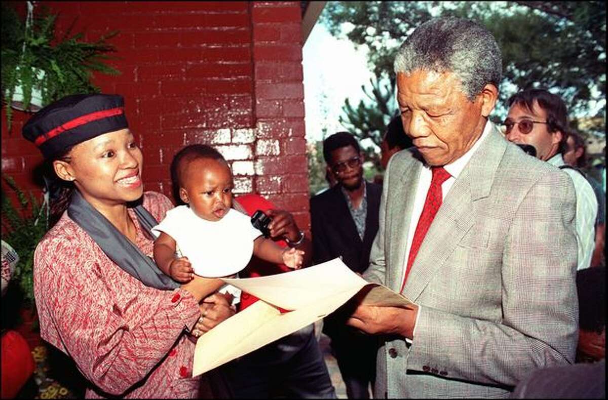 Houstonians honor Nelson Mandela