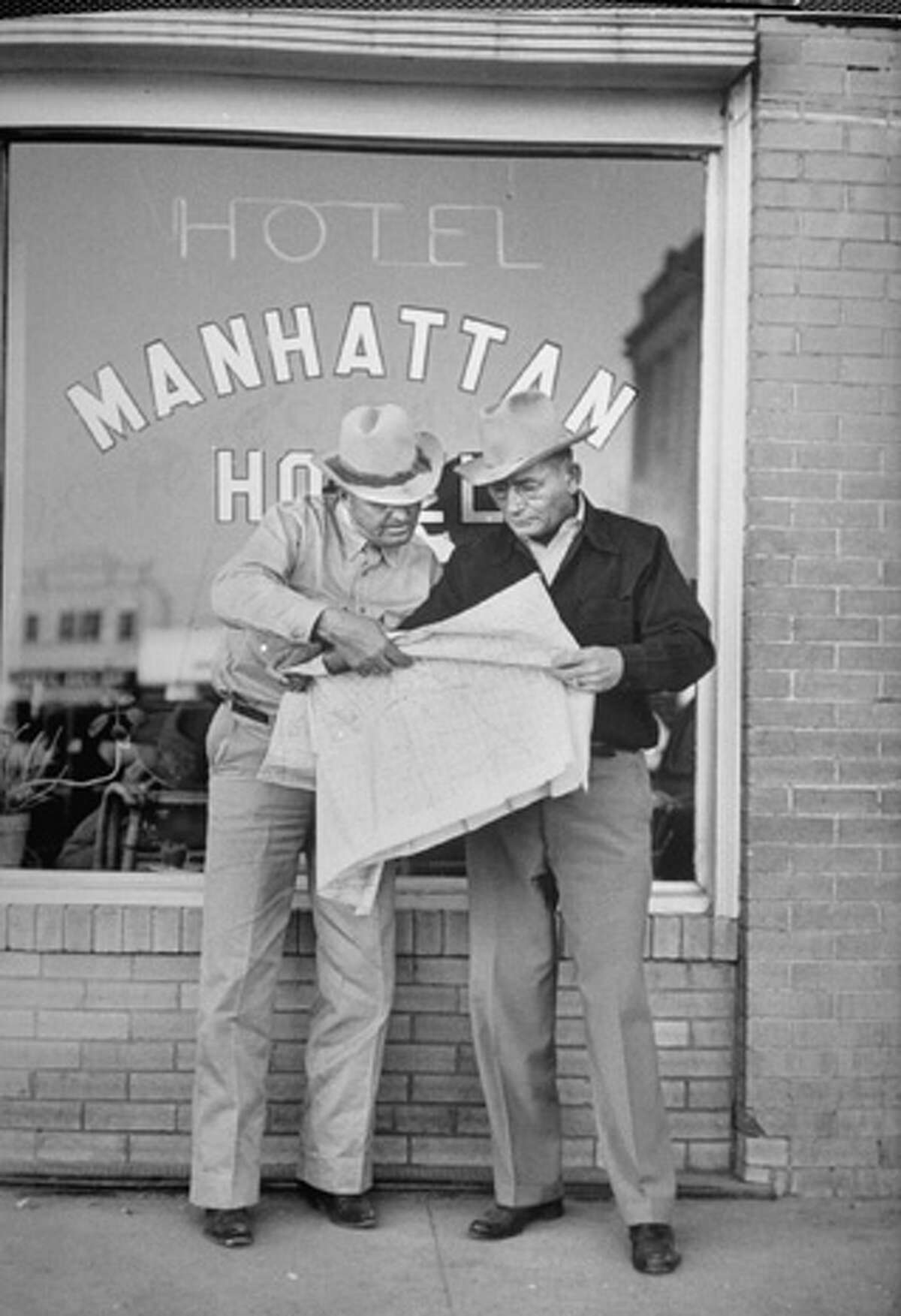 Historical photos show life during the oil boom in Texas