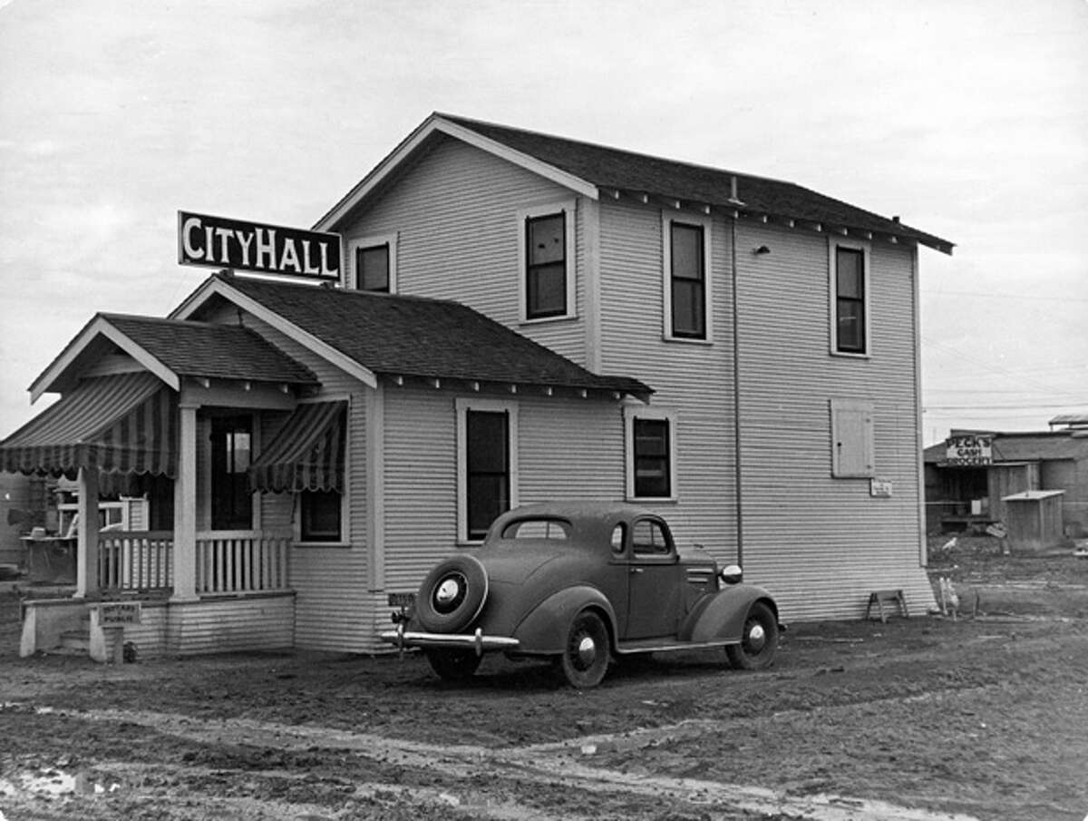 Historical photos show life during the oil boom in Texas