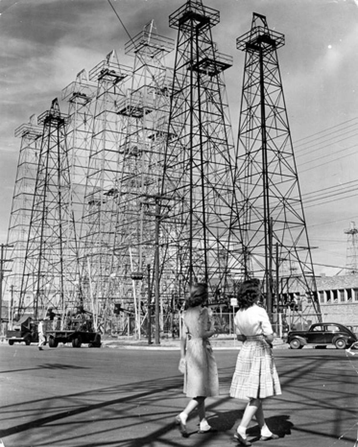 Historical photos show life during the oil boom in Texas