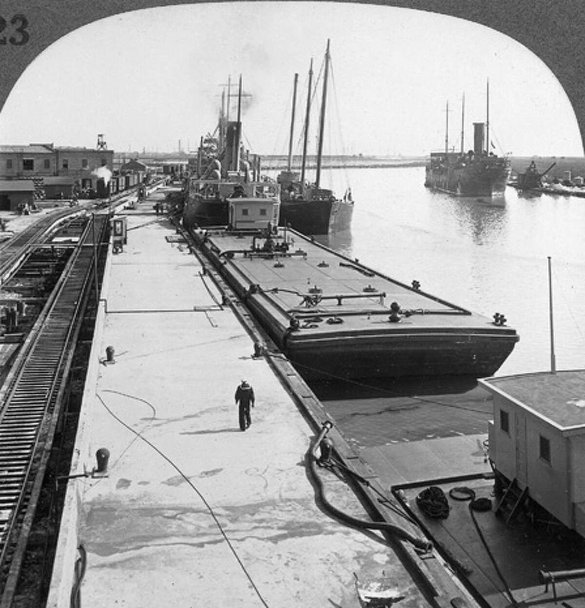 Historical photos show life during the oil boom in Texas