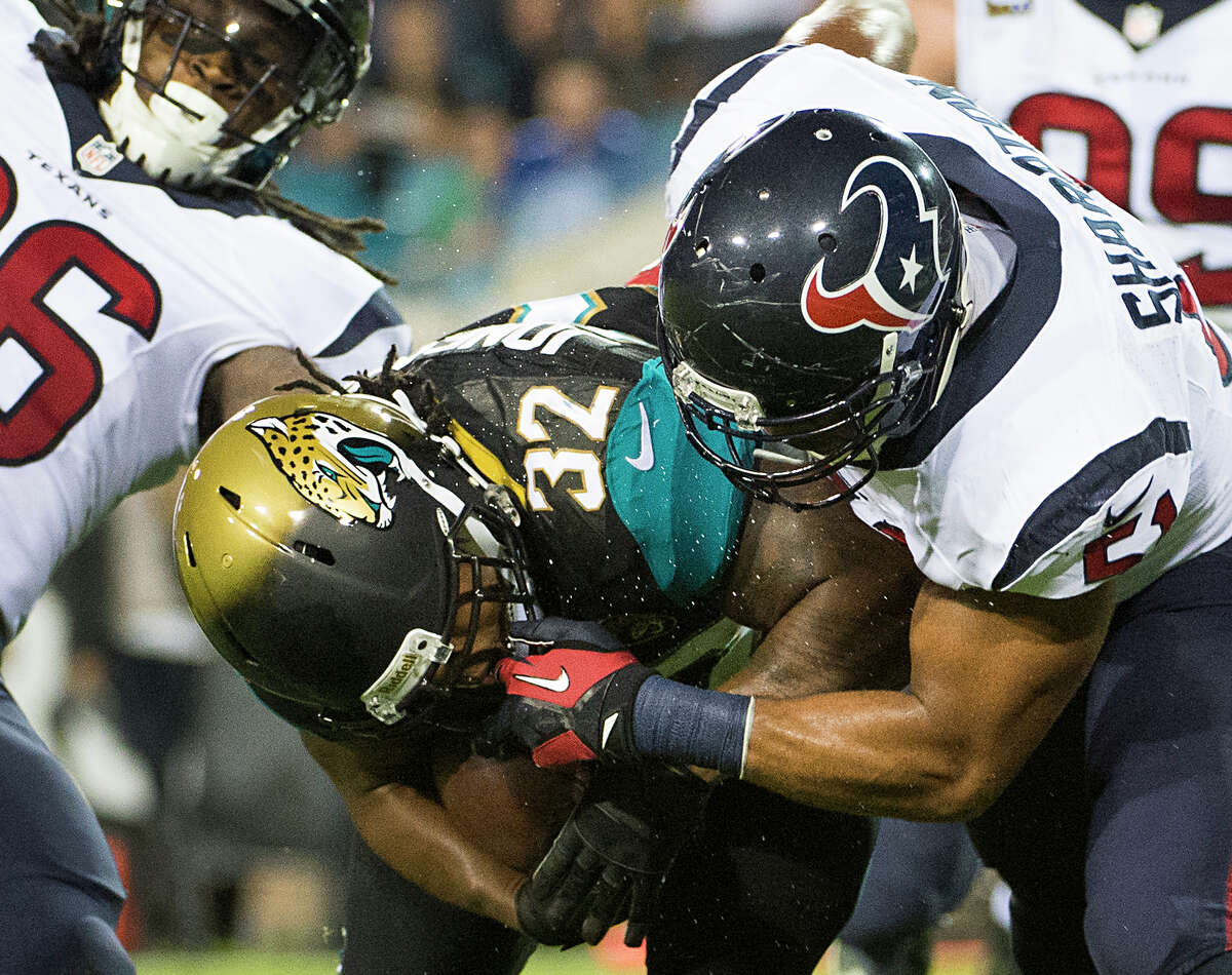 Bears sign former Texans LB Darryl Sharpton