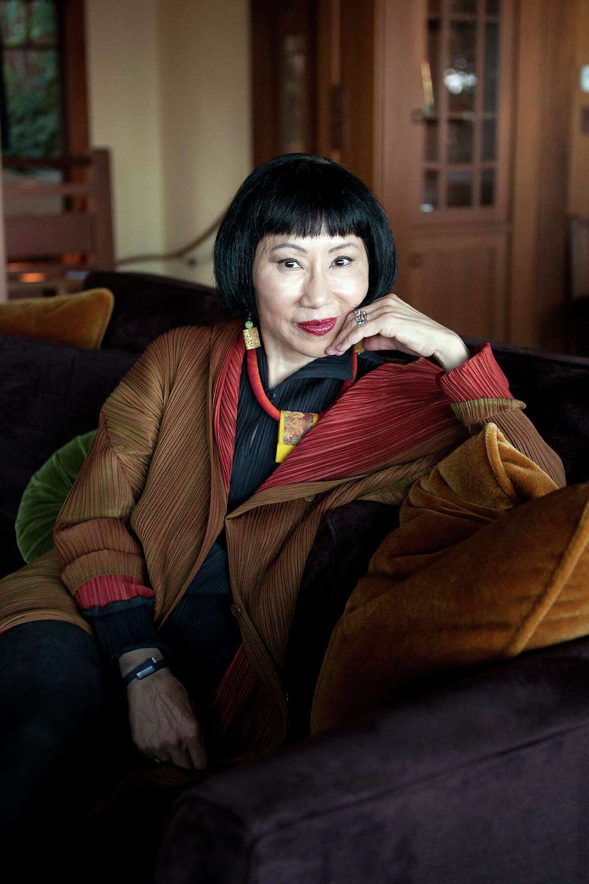 Novelist Amy Tan explores the world of courtesans in 'The Valley of ...
