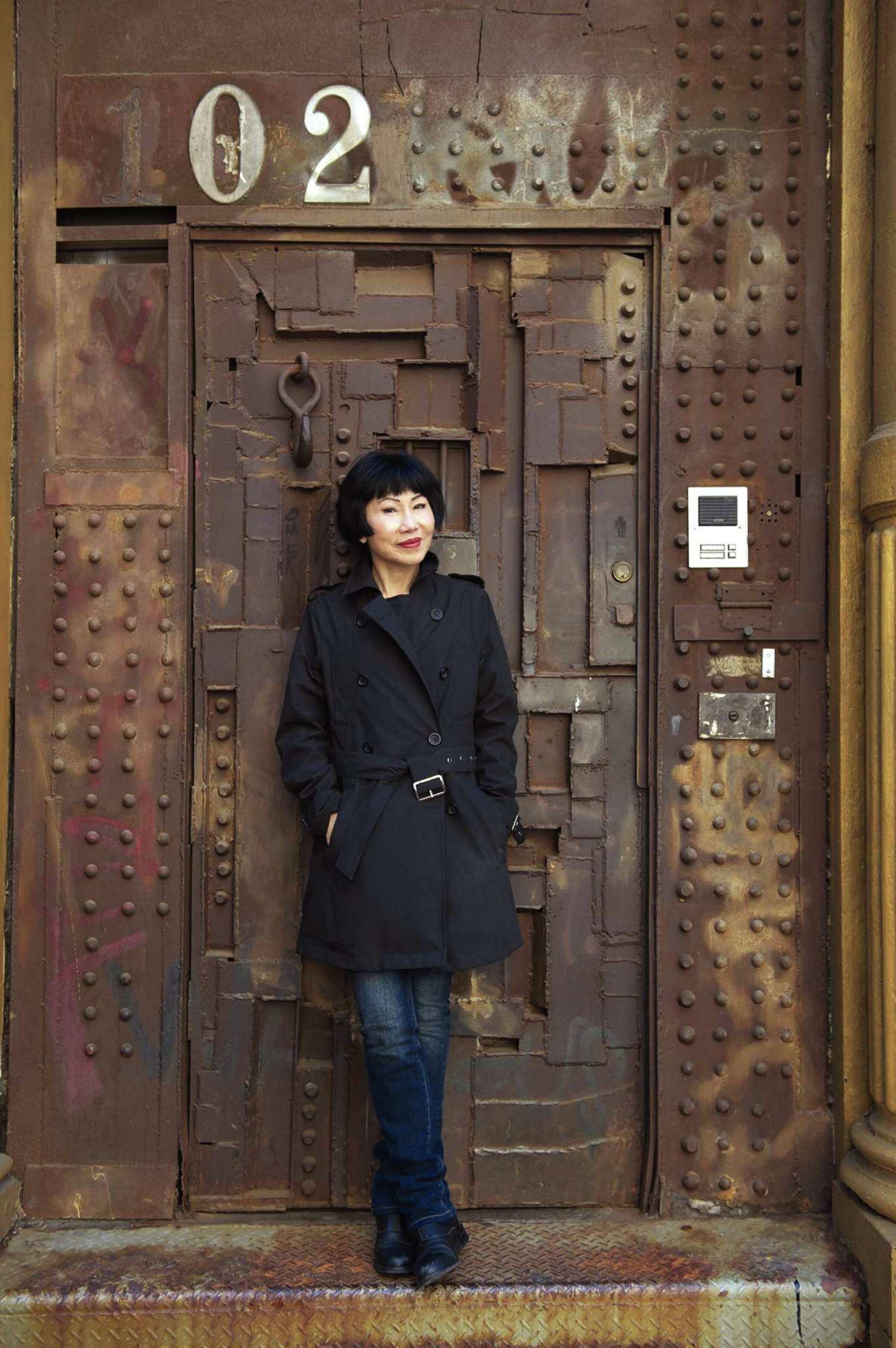 Novelist Amy Tan explores the world of courtesans in 'The Valley of ...
