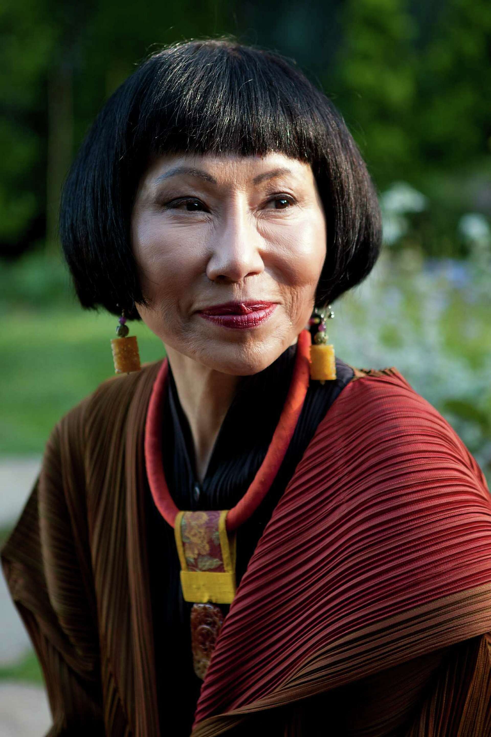 Novelist Amy Tan explores the world of courtesans in 'The Valley of ...