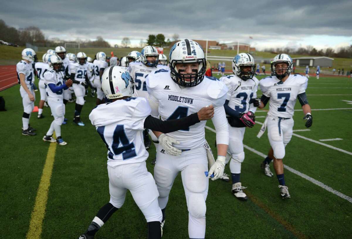 Darien holds off Middletown to reach Class L championship