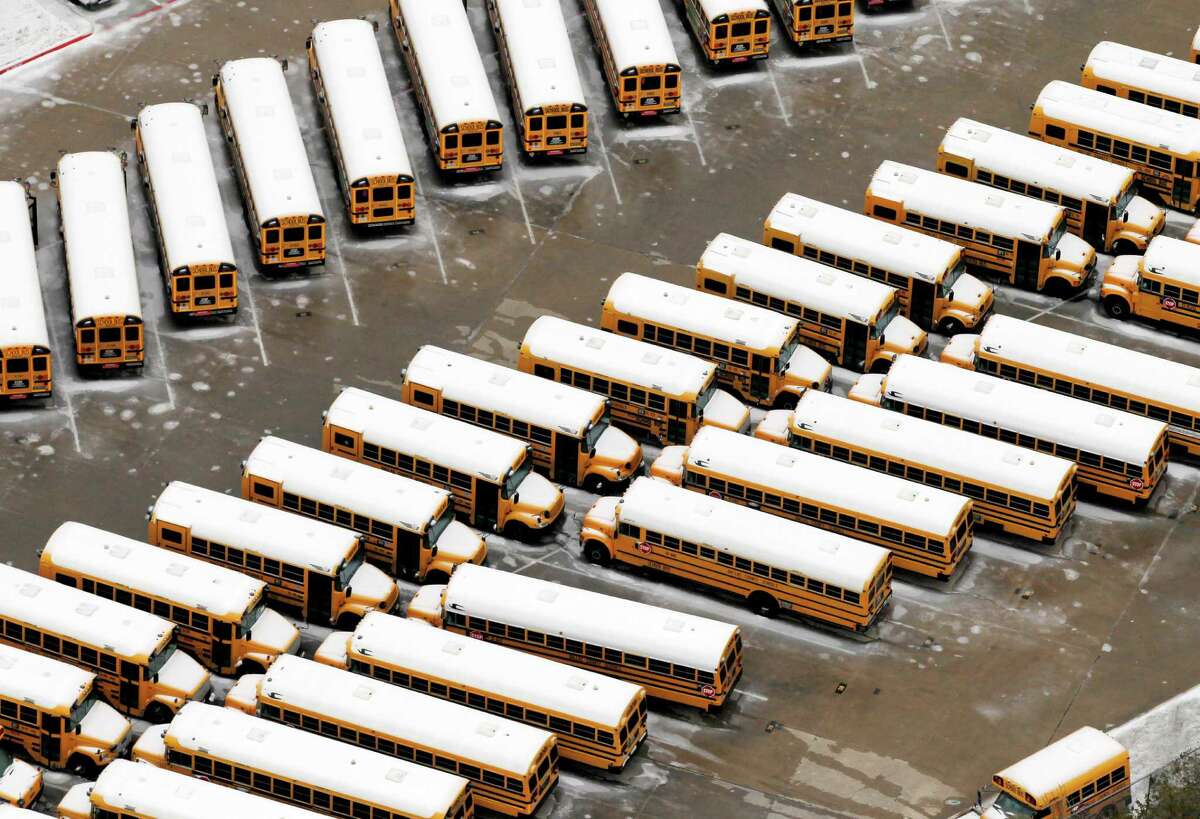 Flights canceled as wintry cold grips Houston