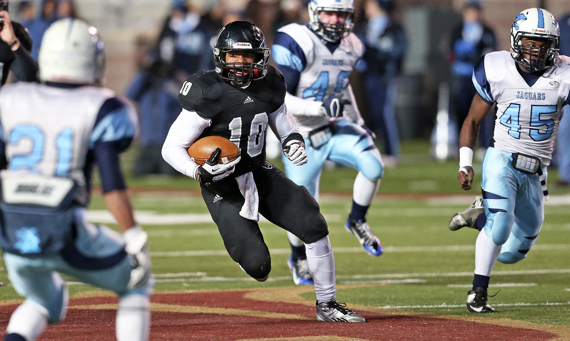 Steele quarterback commits to Texas State