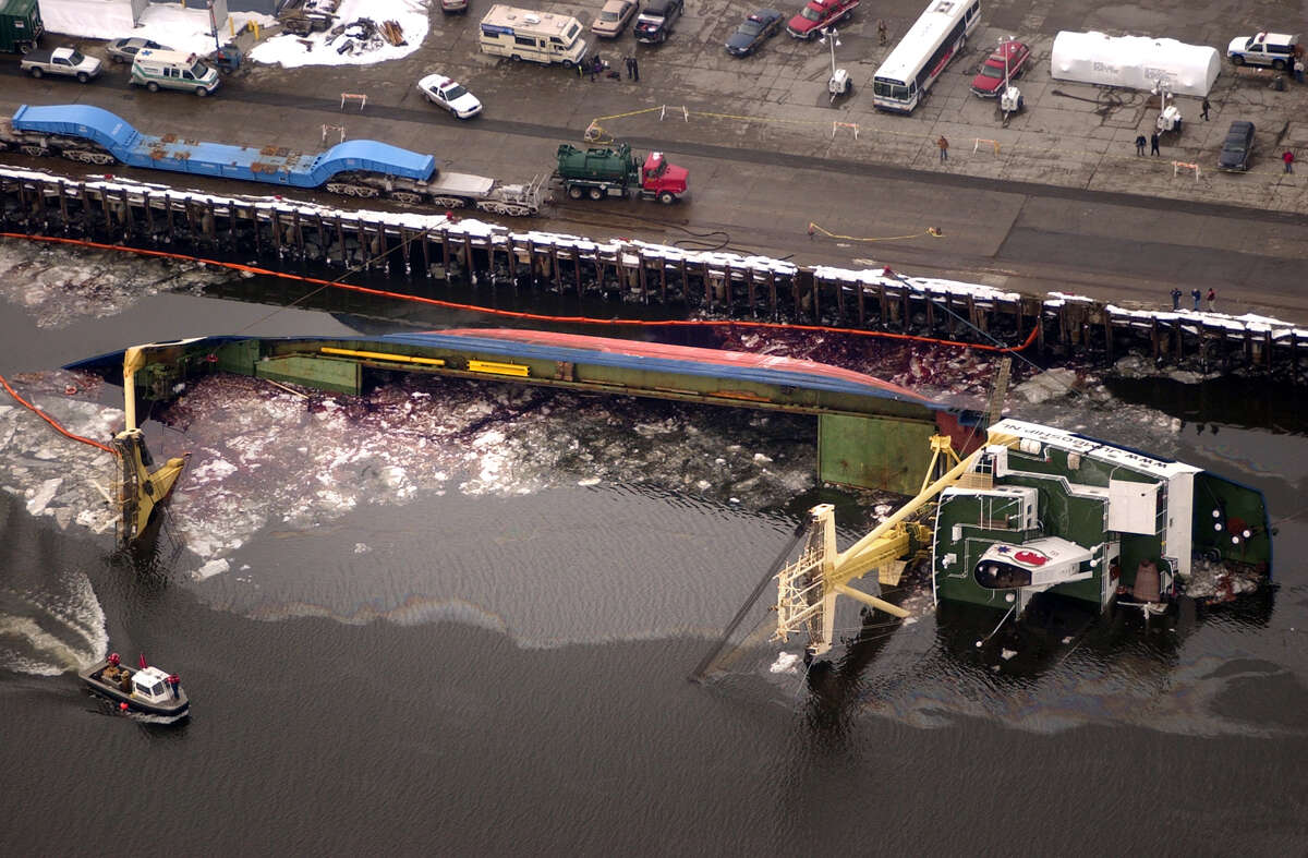 15 years ago, the Stellamare capsized in the Hudson River
