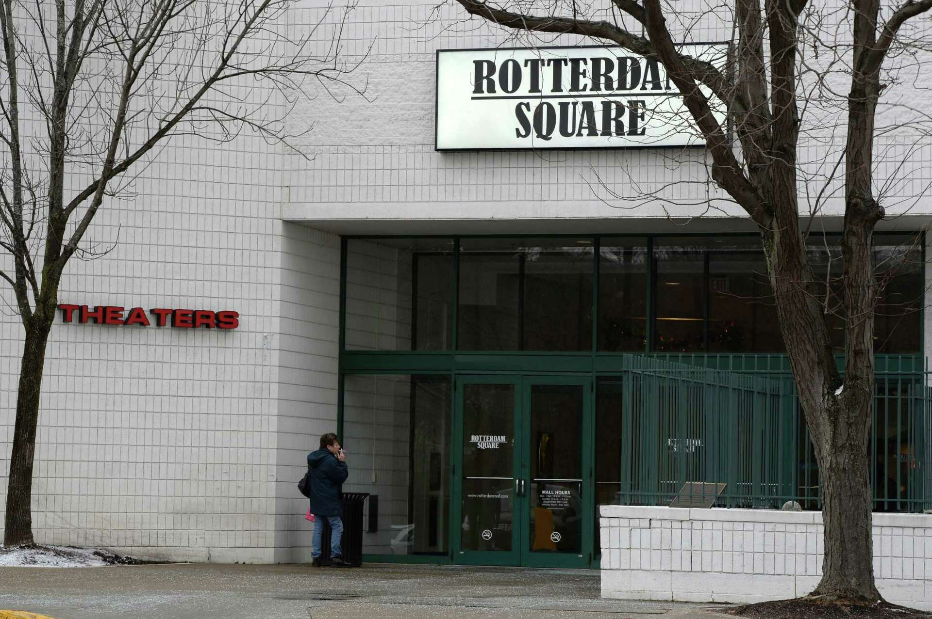 Mall is off auction block