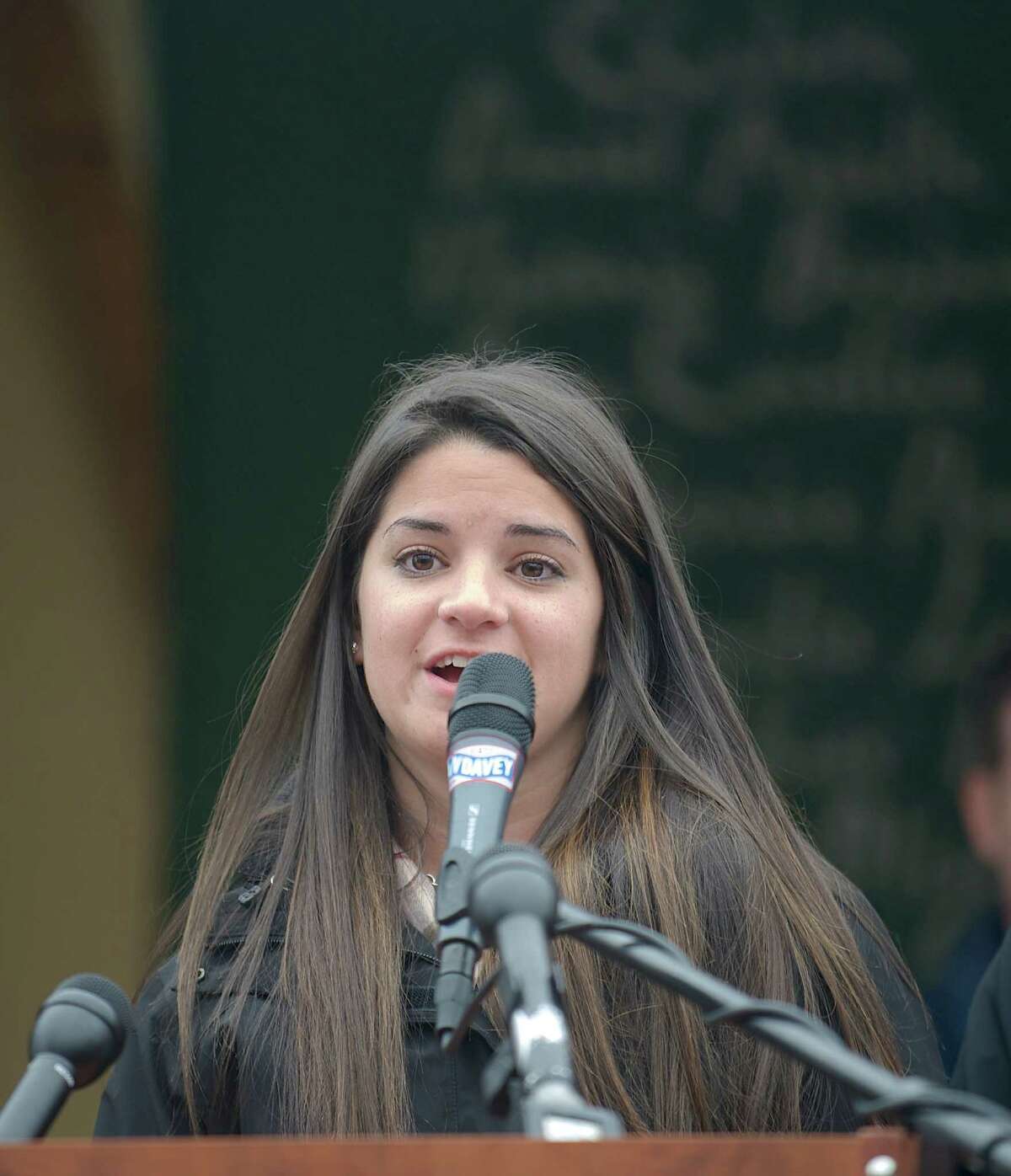 Sandy Hook families to light candles privately on eve of 12/14