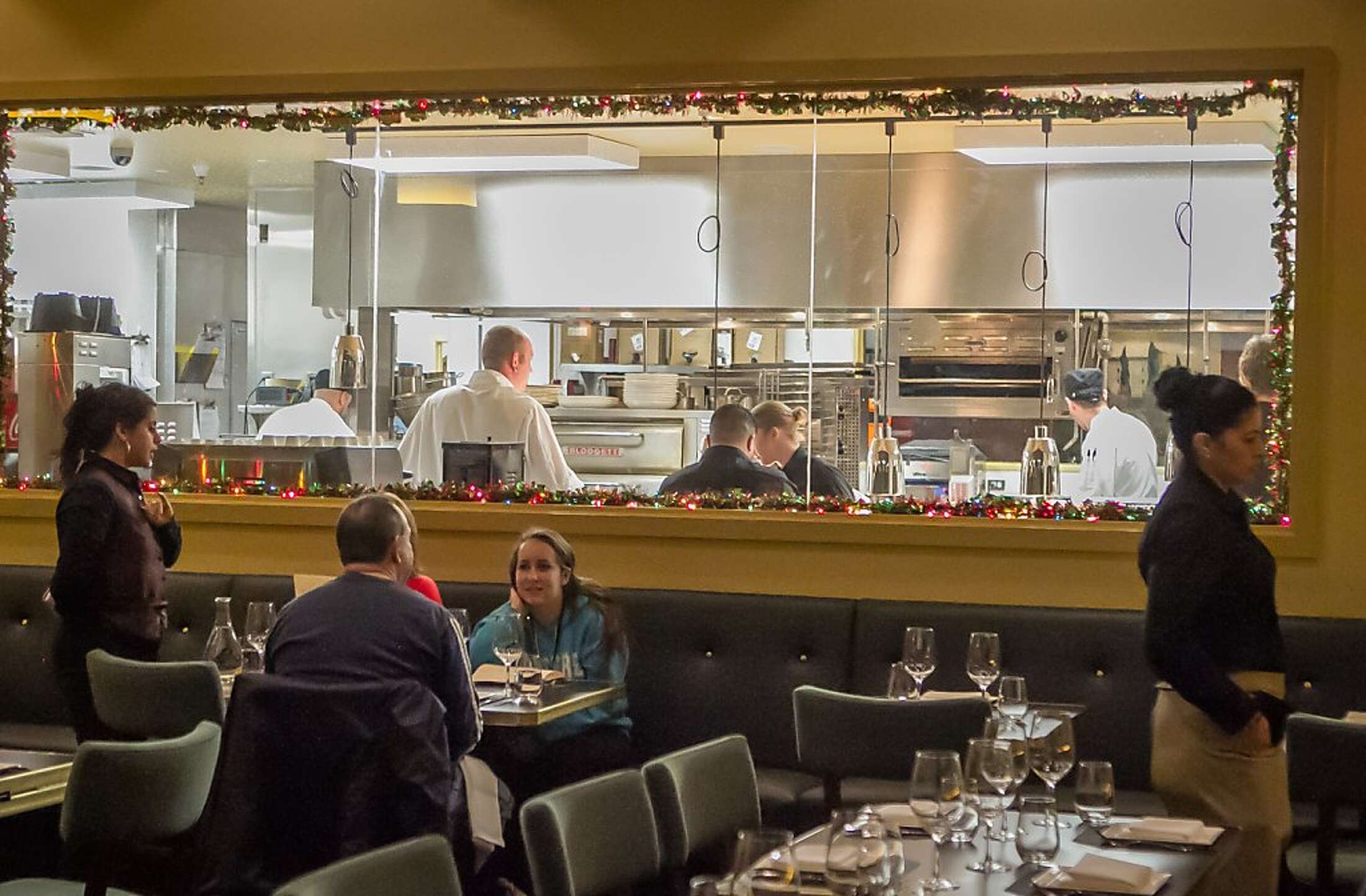 Izzy's Place: Restaurant worth trip to strip mall