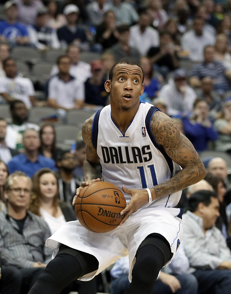 Thriving in Dallas, Ellis enjoys stops at Oracle