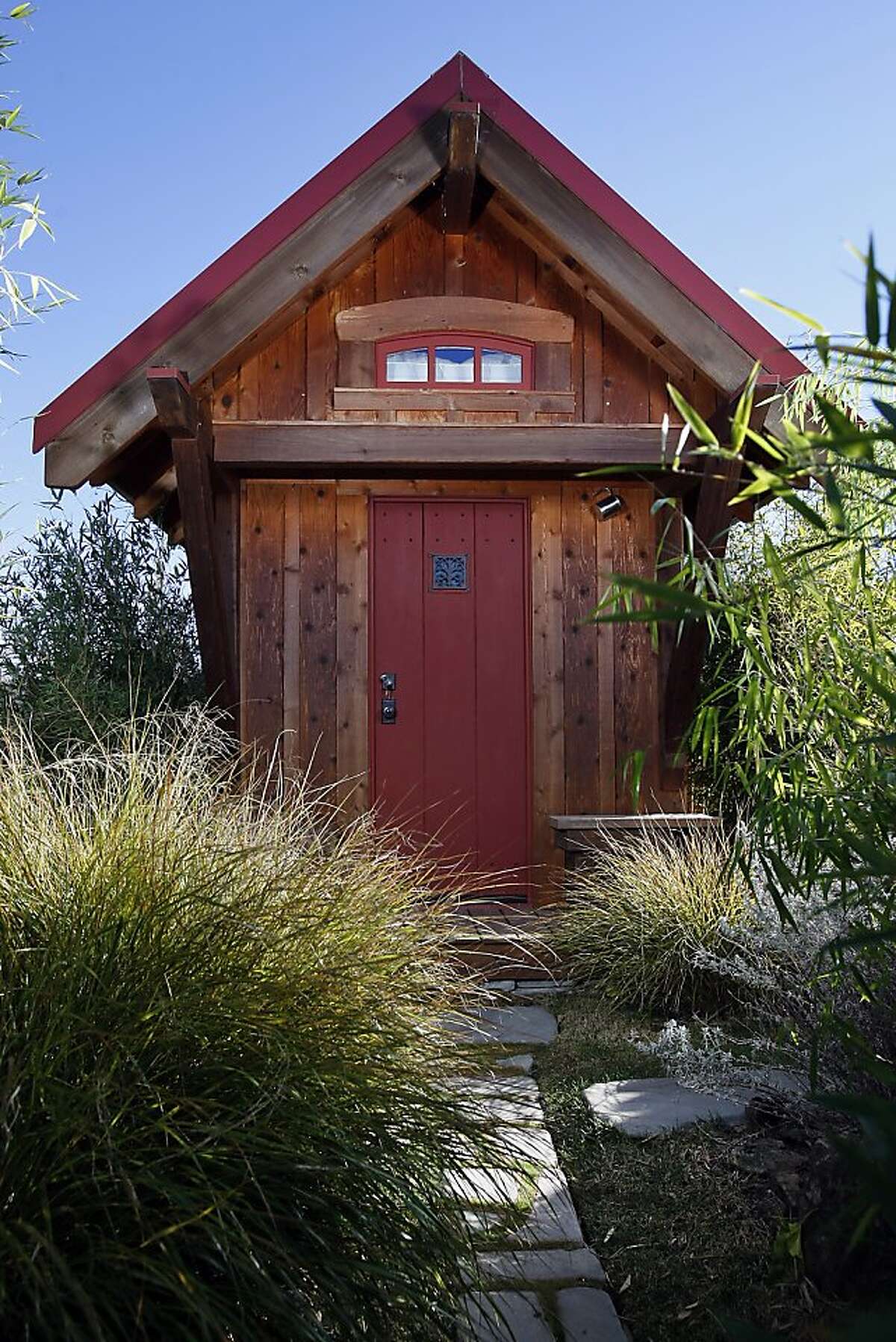 Small-house movement: Living in 120 square feet