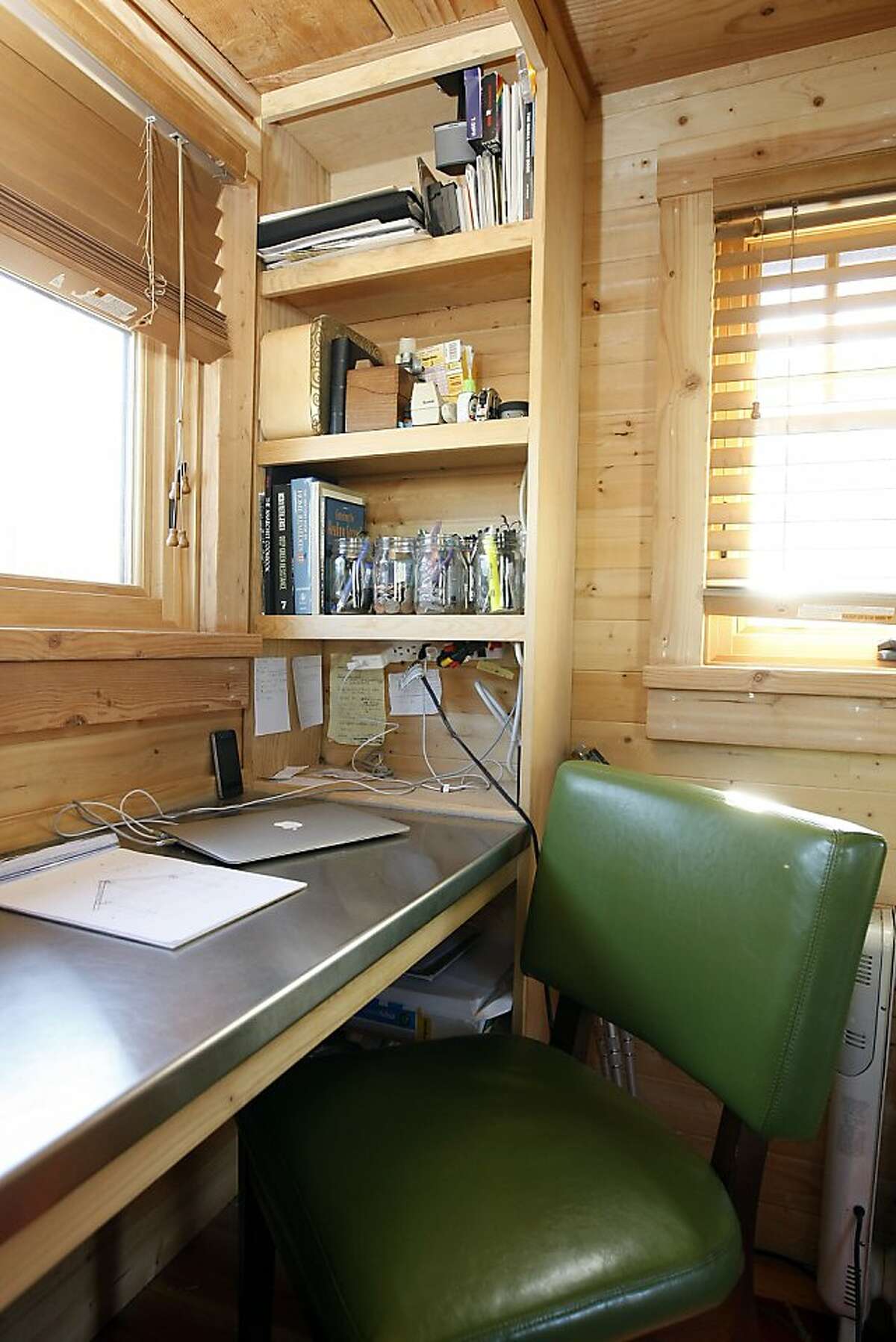 Small-house movement: Living in 120 square feet