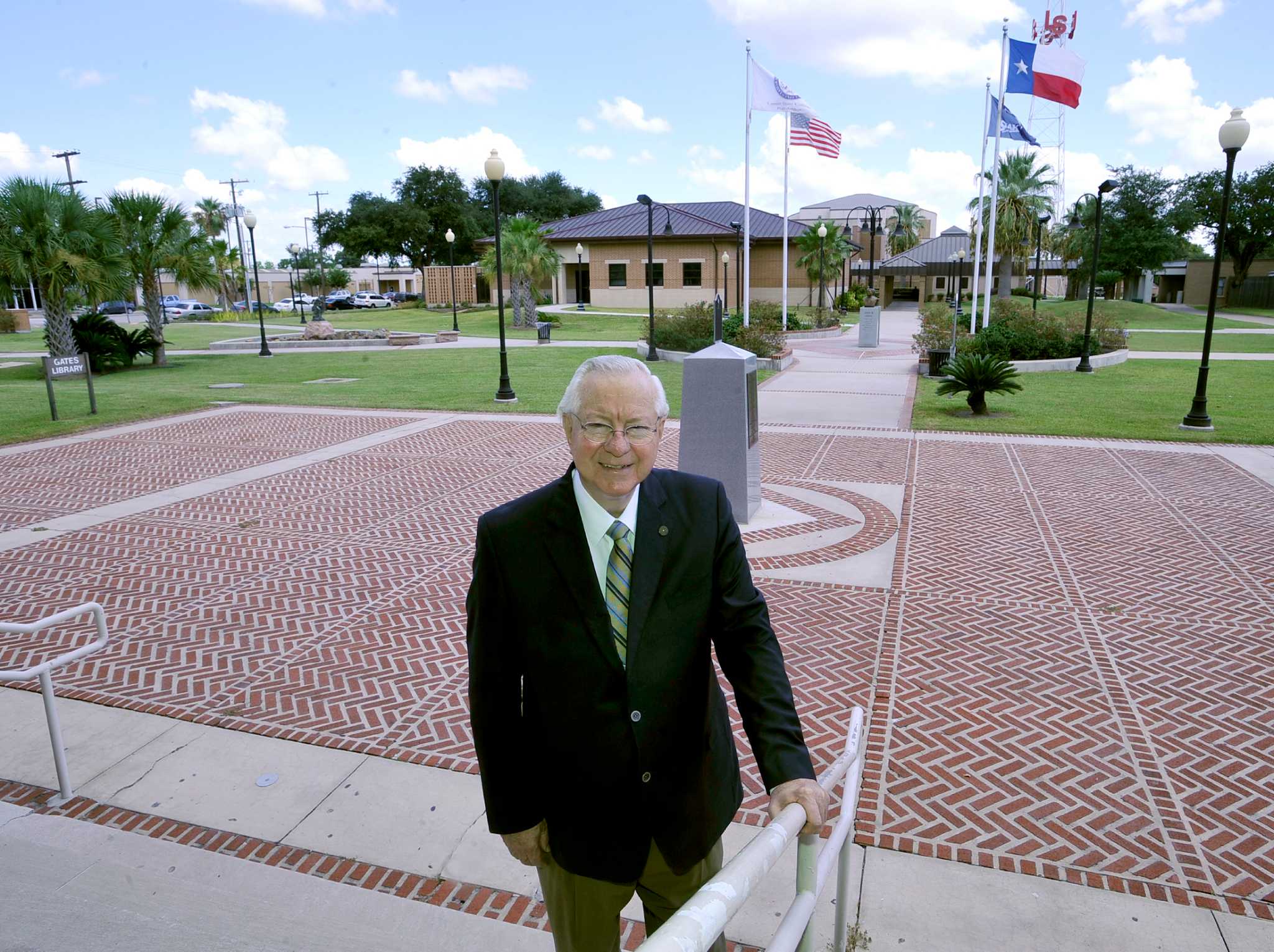 Sam Monroe to retire from LSC-PA