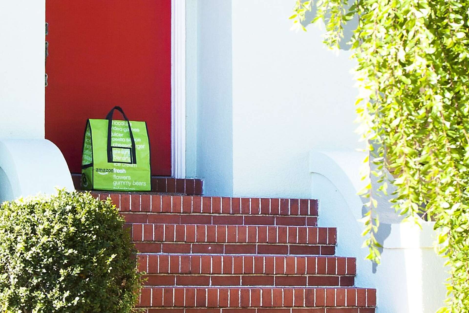 AmazonFresh starts same-day grocery delivery in S.F.