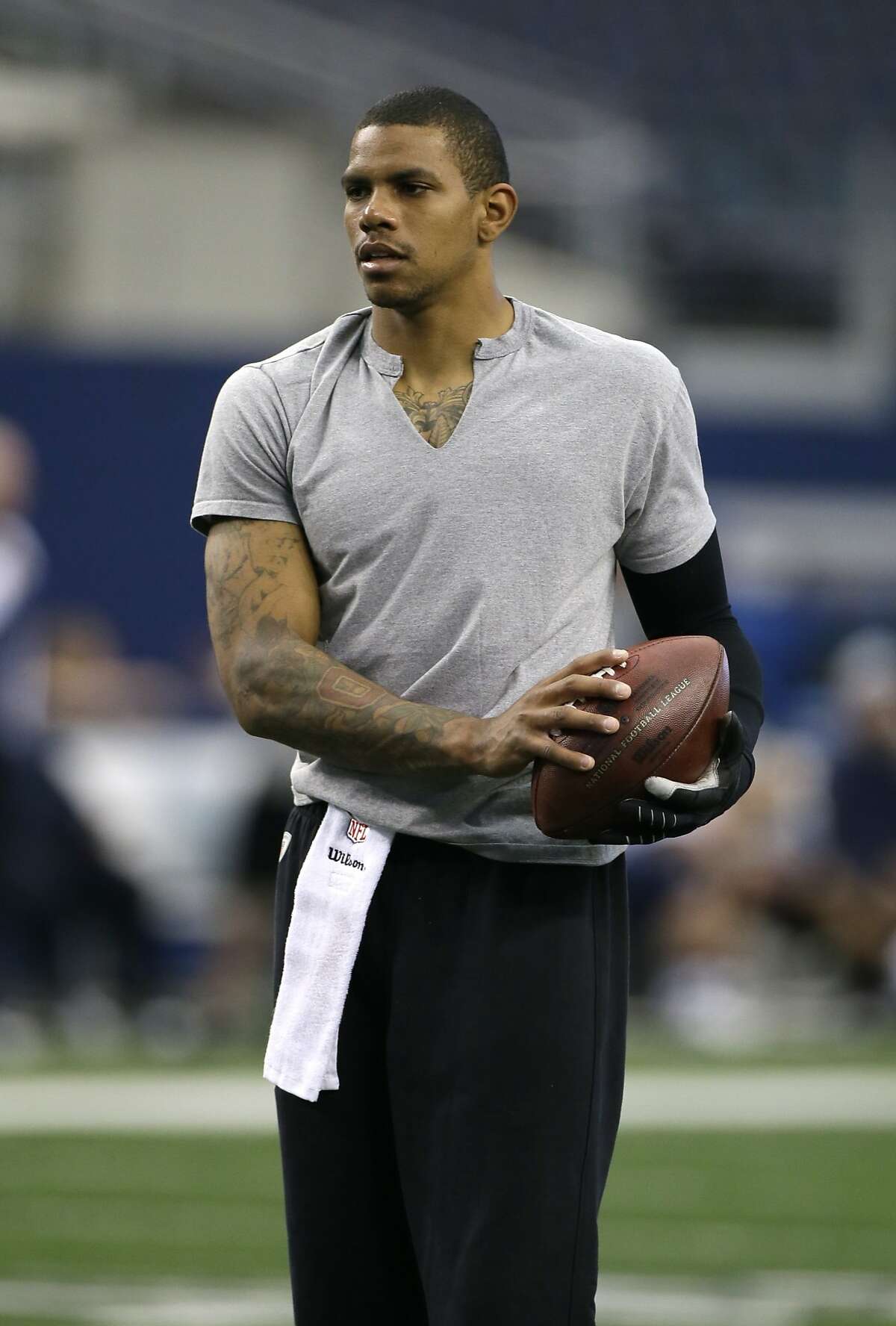 Raiders' Pryor says his attitude and knee are fine