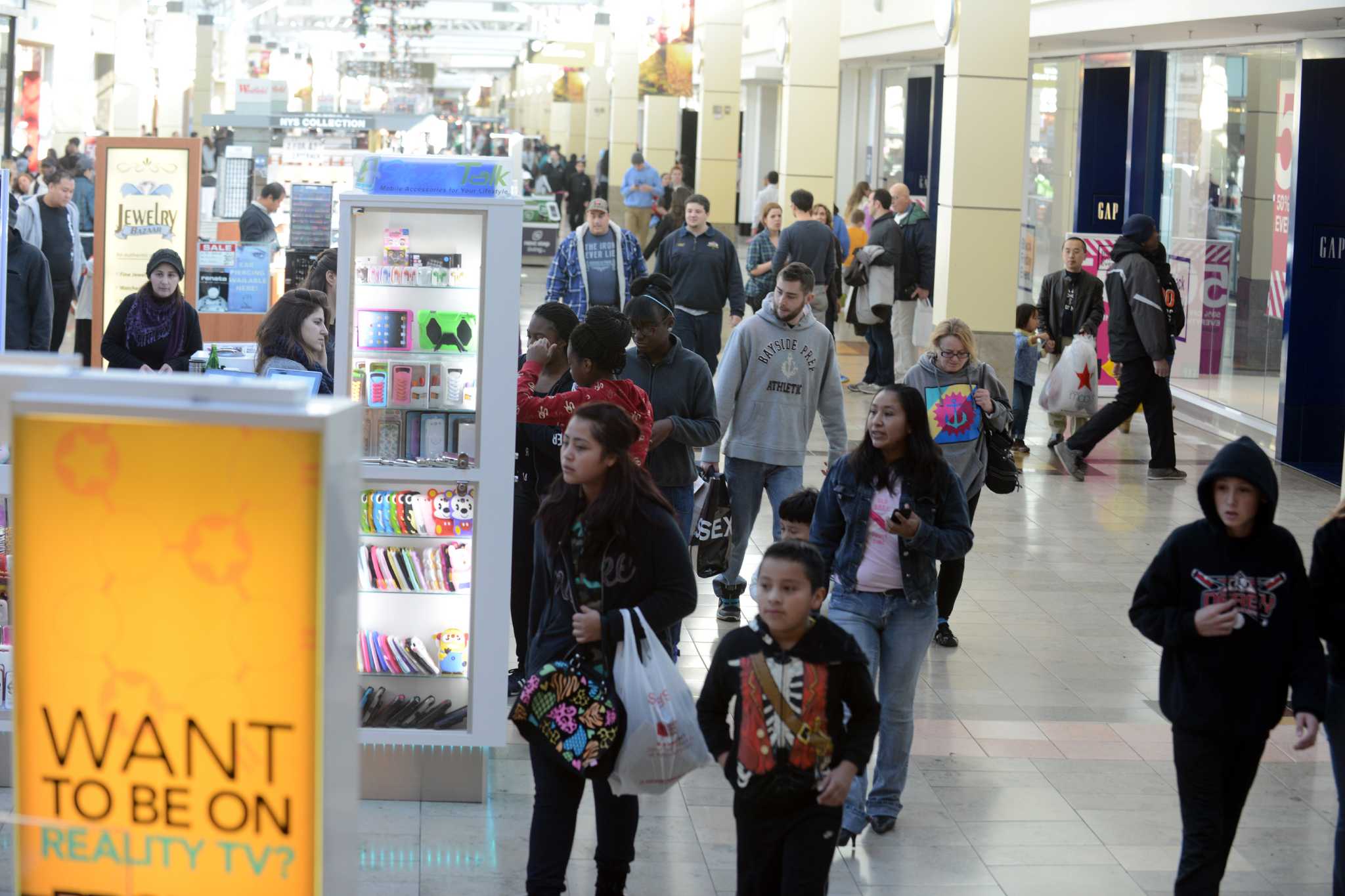 Shopping season means more police in malls