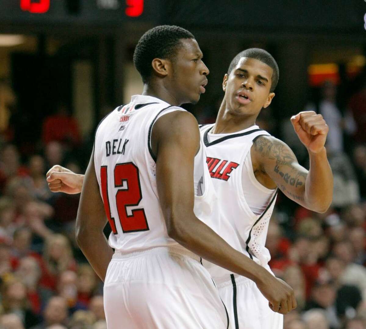 Louisville rips struggling UConn