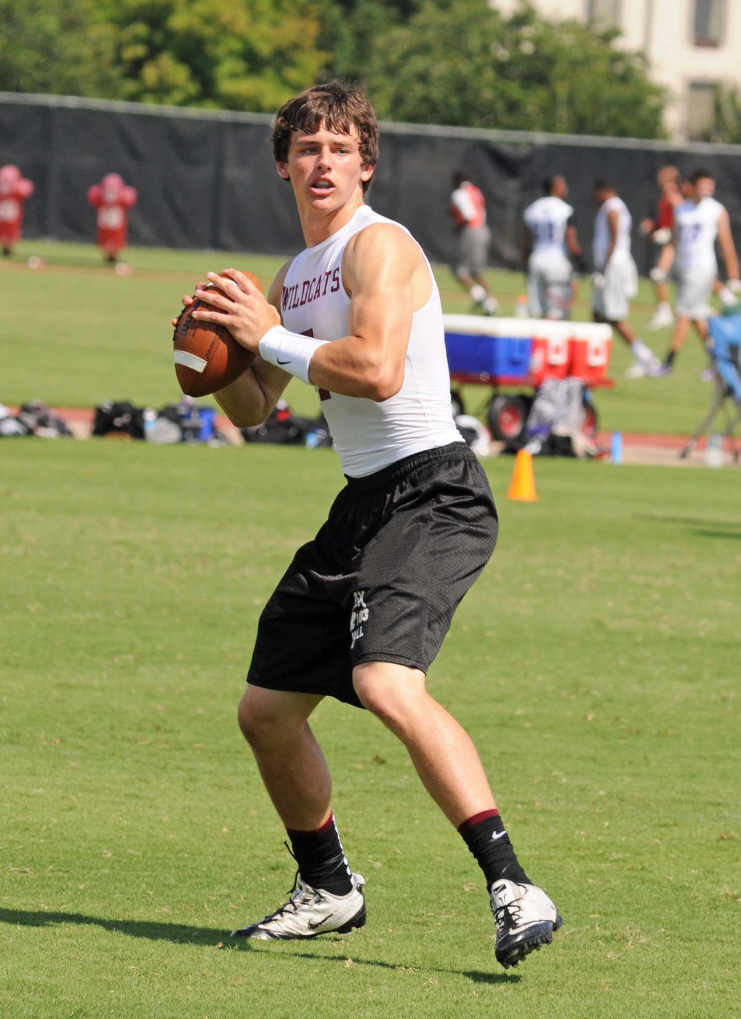 Clear Creek's success hampers recruiting of QB Hildreth