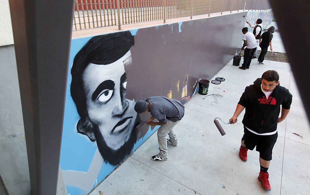 Graffiti club's the write place at S.F.'s Lincoln High