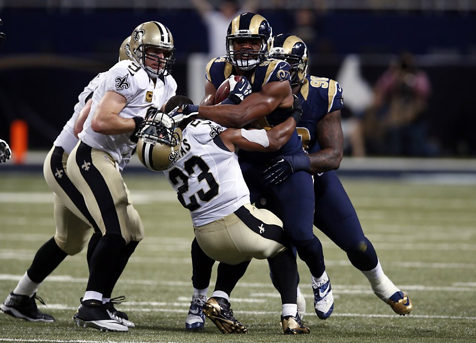 Rams get jump on Brees, Saints