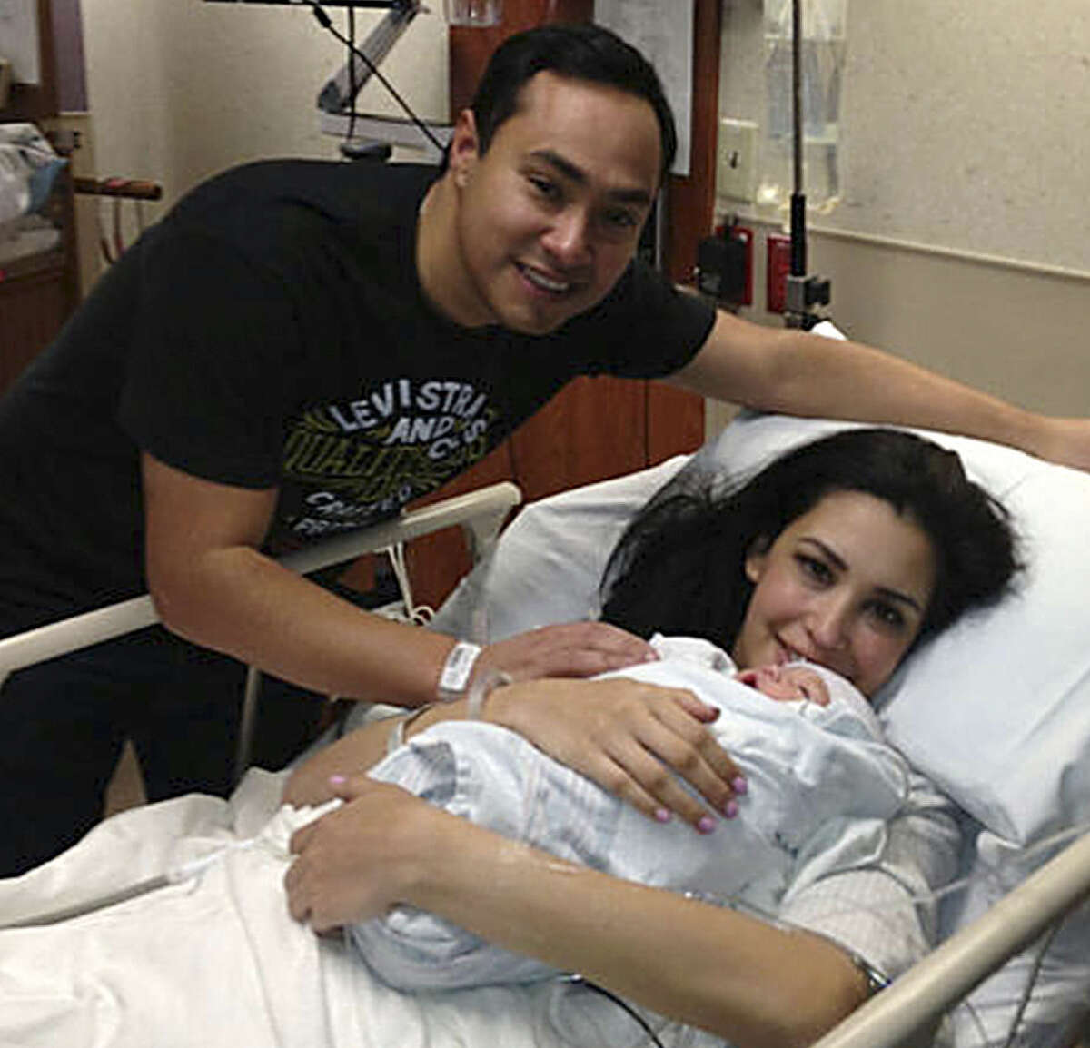 Congressman Joaquín Castro welcomes first child