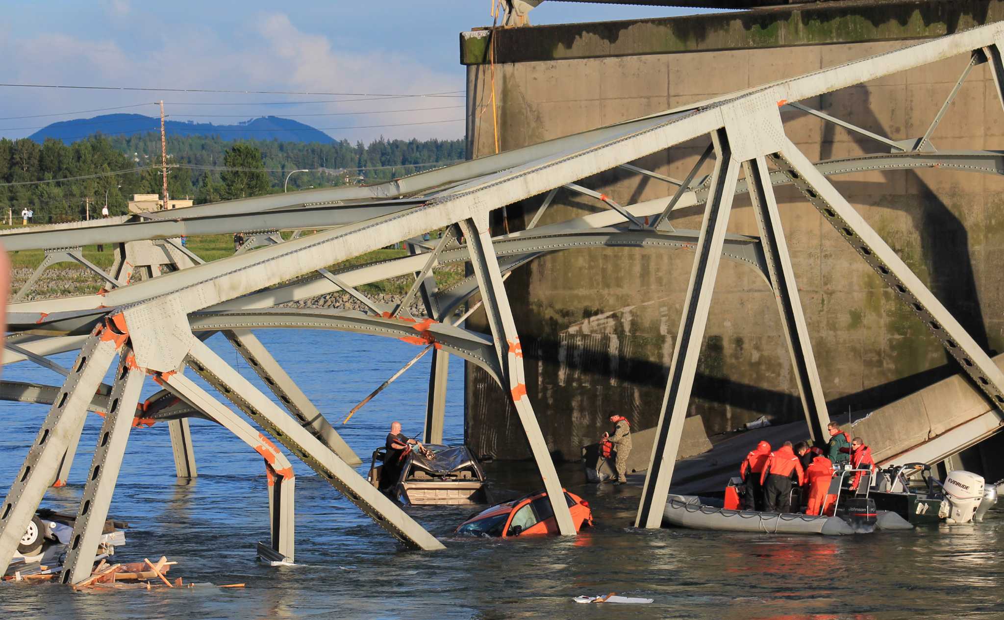 The Skagit River bridge, 1 year after collapse