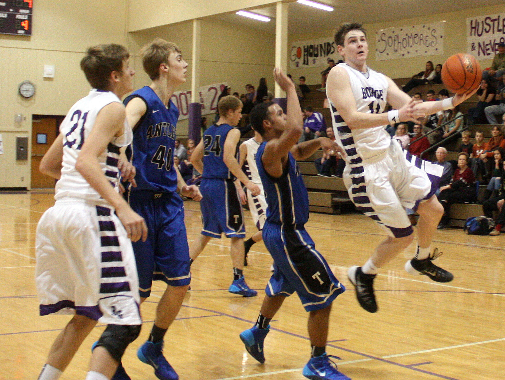 Champion girl cagers beat Heights in 27-4A debut