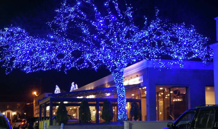 Dazzling Displays Light The Way To Fairfields Christmas Fairfield Citizen